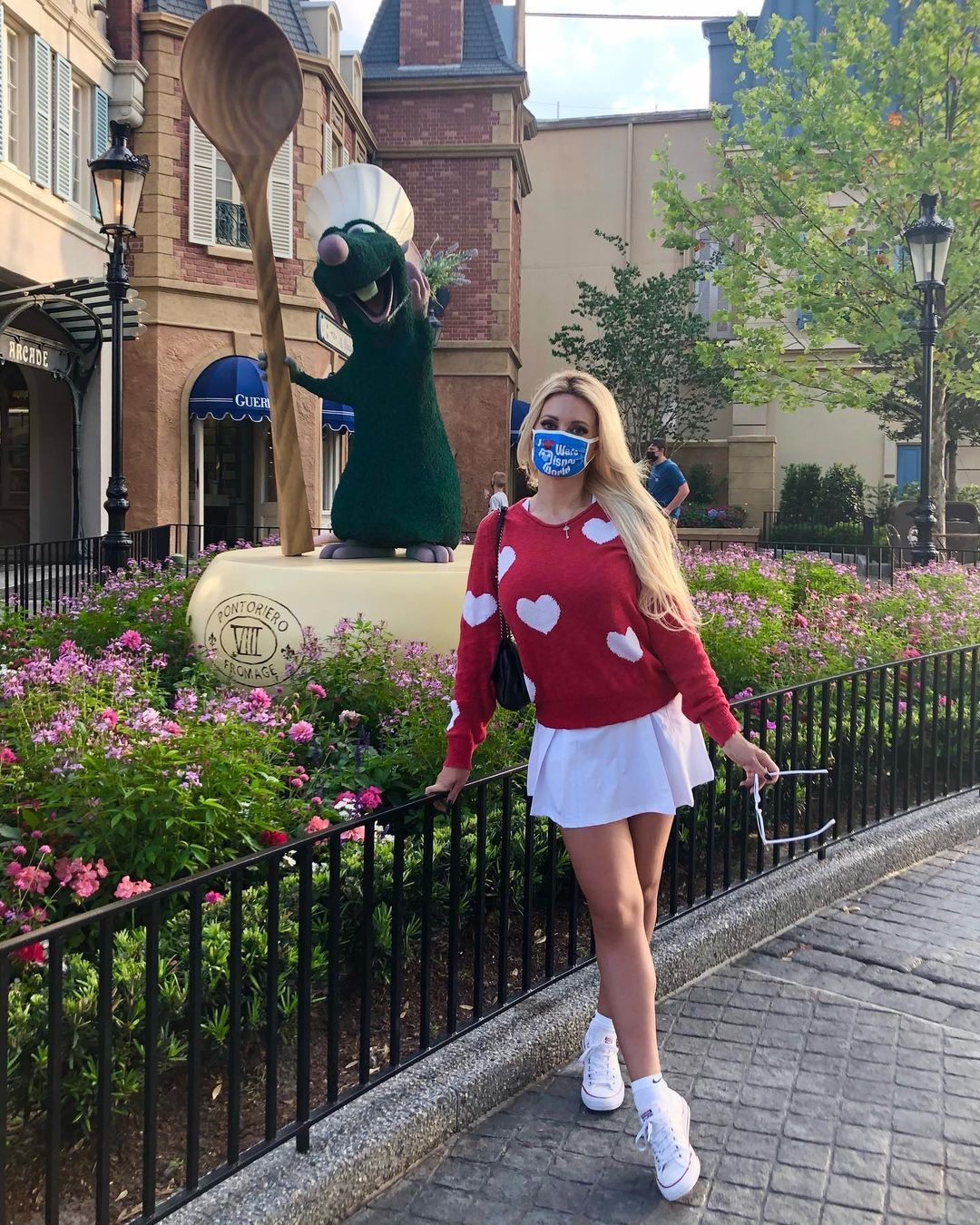 Holly Madison On Instagram 🎶 The Rat Of All My Dreeeeeeams 🎶 Whos Your Favorite Pixar