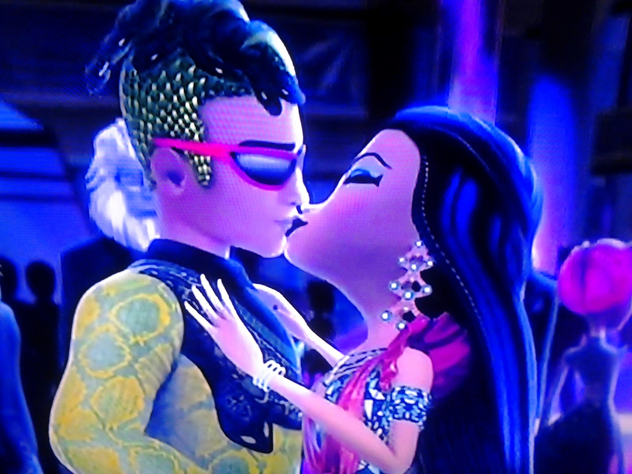 Cleo And Deuces Romantic Moment Personajes Monster High Moster High Personajes Fotos En