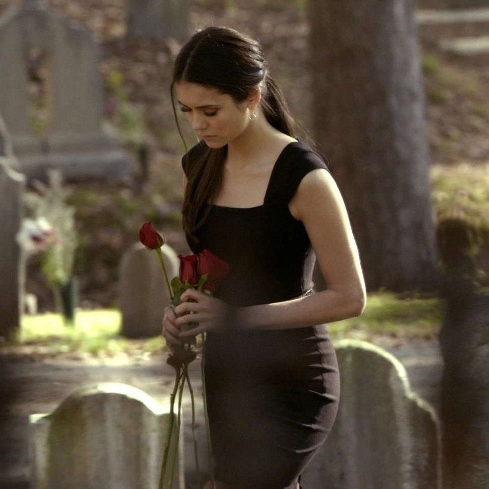 Canadian Actresses Elena Gilbert Nina Dobrev Vampire Diaries Slip