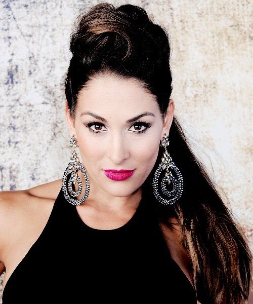 Pin By Wwe Bella On Bellatwins Statement Necklace Necklace Bella Twins