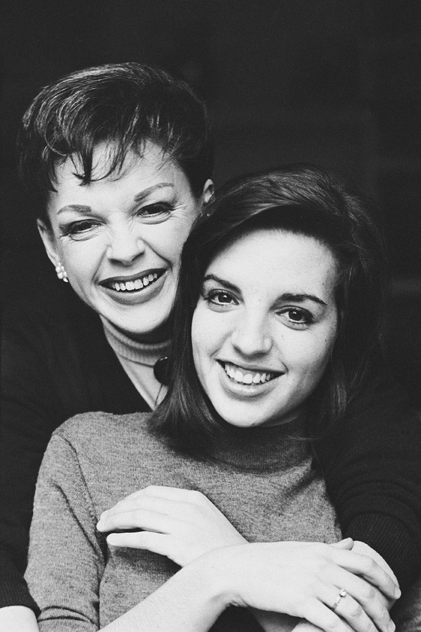 Judy Garland And Liza Minelli London 1963 Judy Garland Liza Minnelli Liza Minnelli Judy