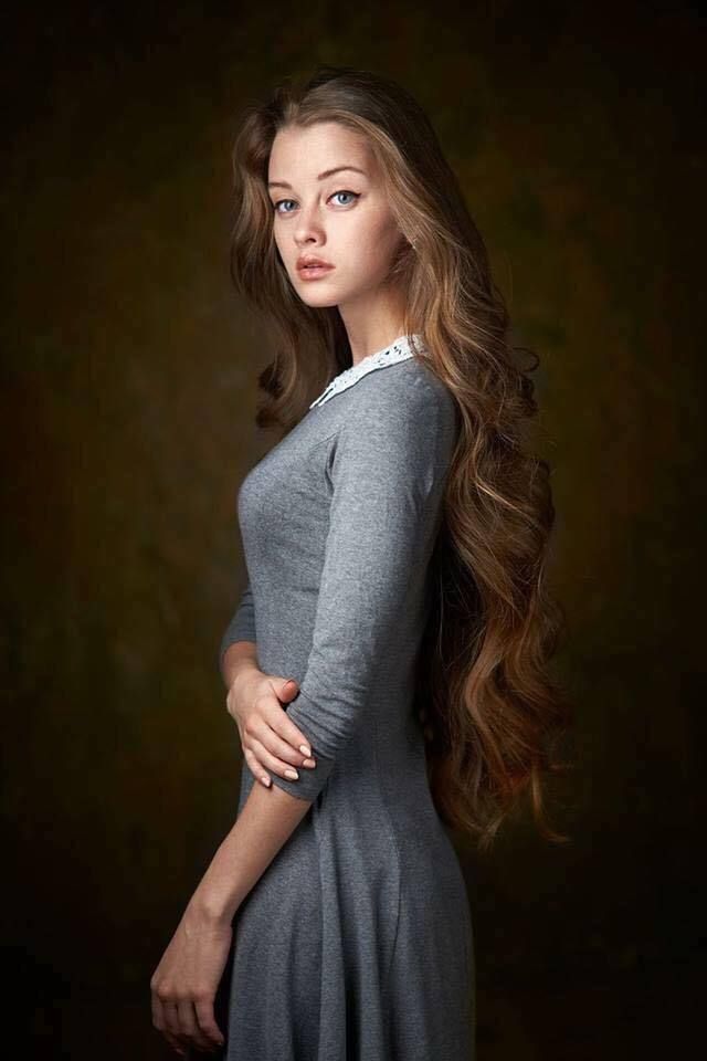 إسلام — Maria Zhgenti Long Hair Styles Beauty Girl Female Portrait