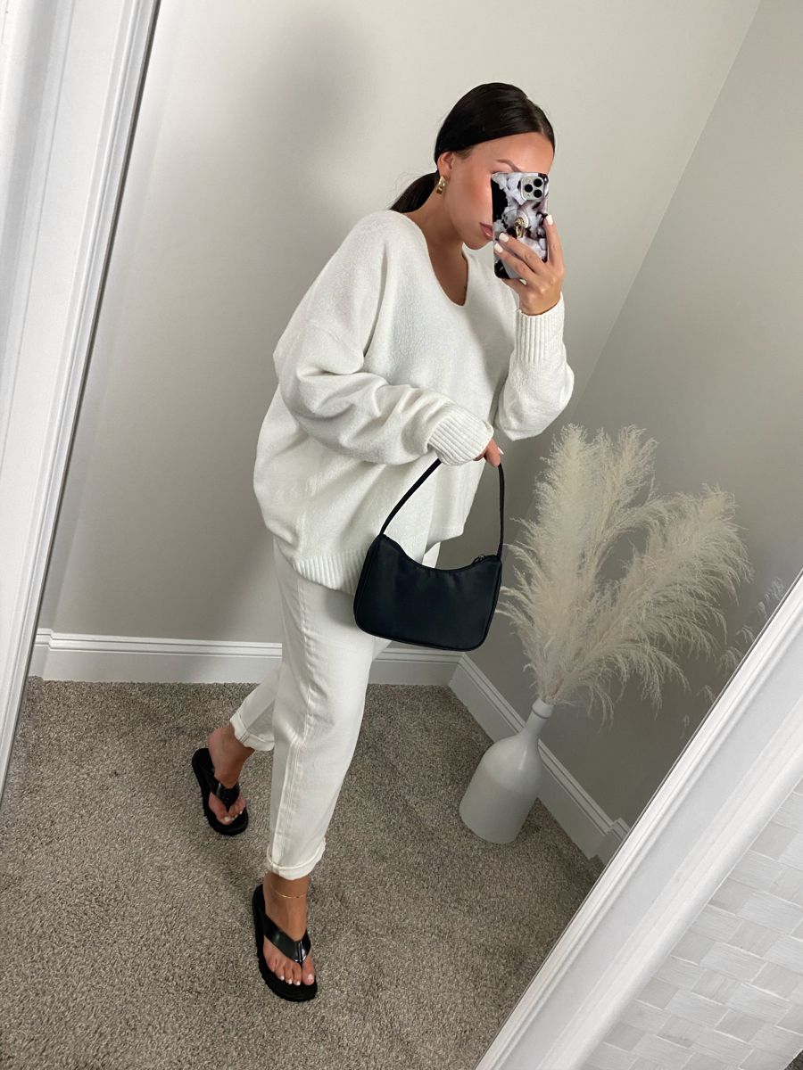 White Mom Jeans Everyday Casual Outfits Effortlessly Chic Outfits