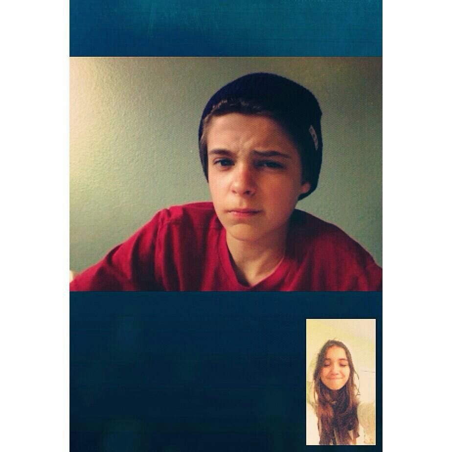 Rowan Blanchard And Corey Fogelmanis Personajes Disney Chicos Guapos