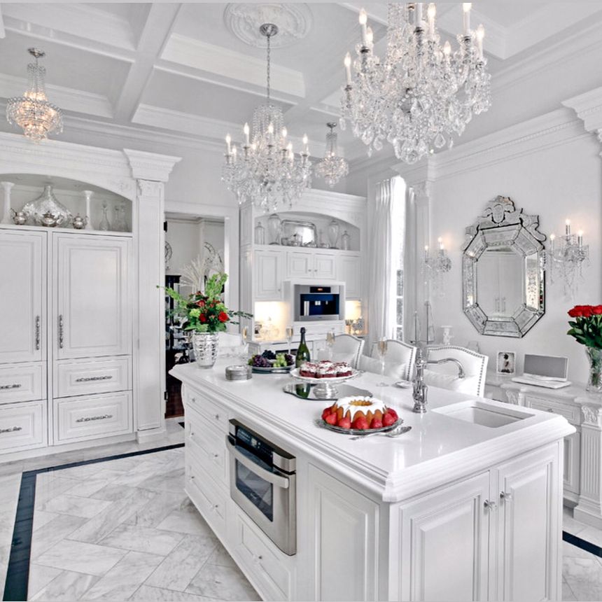 Something About This Bright White Kitchen Really Appeals To Me😍 Love
