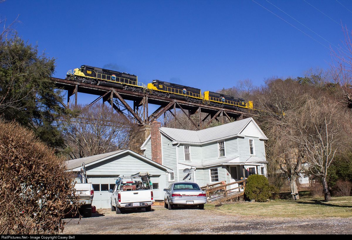 Railpicturesnet Photo Wamx 4205 Blue Ridge Southern Emd Sd40 2 At Canton North Carolina By