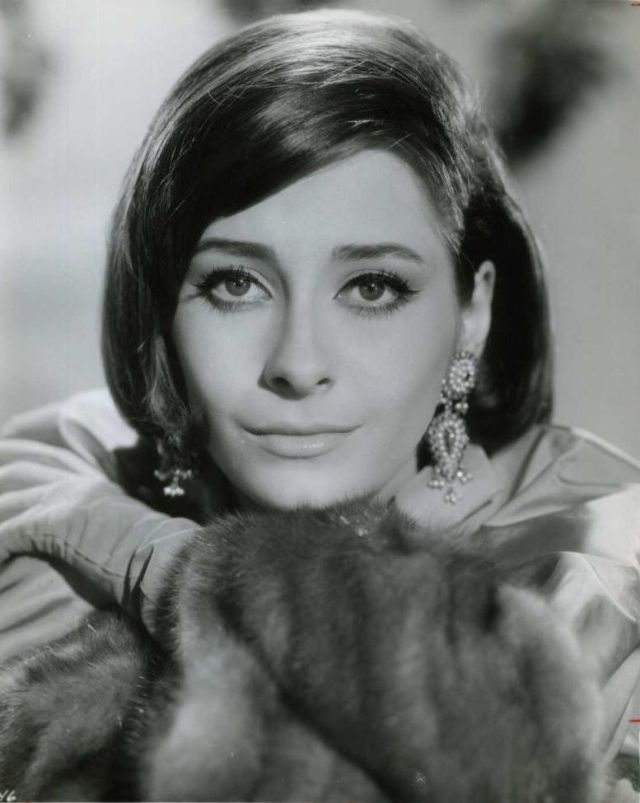 Beautiful Photos Of American Actress Elizabeth Ashley In The 1960s In