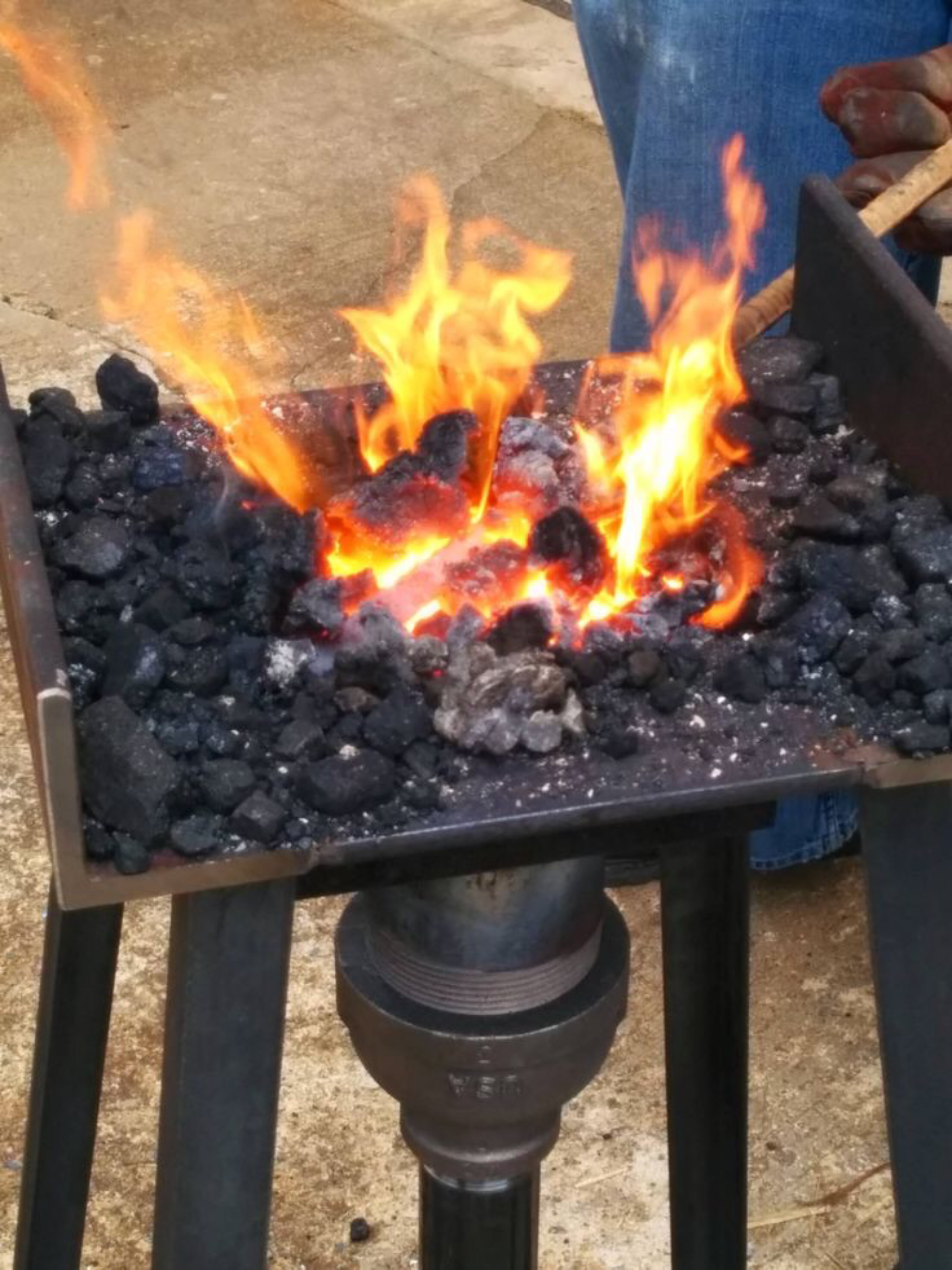 Pin By Ron On Blacksmithing Homemade Forge Diy Forge Blacksmithing