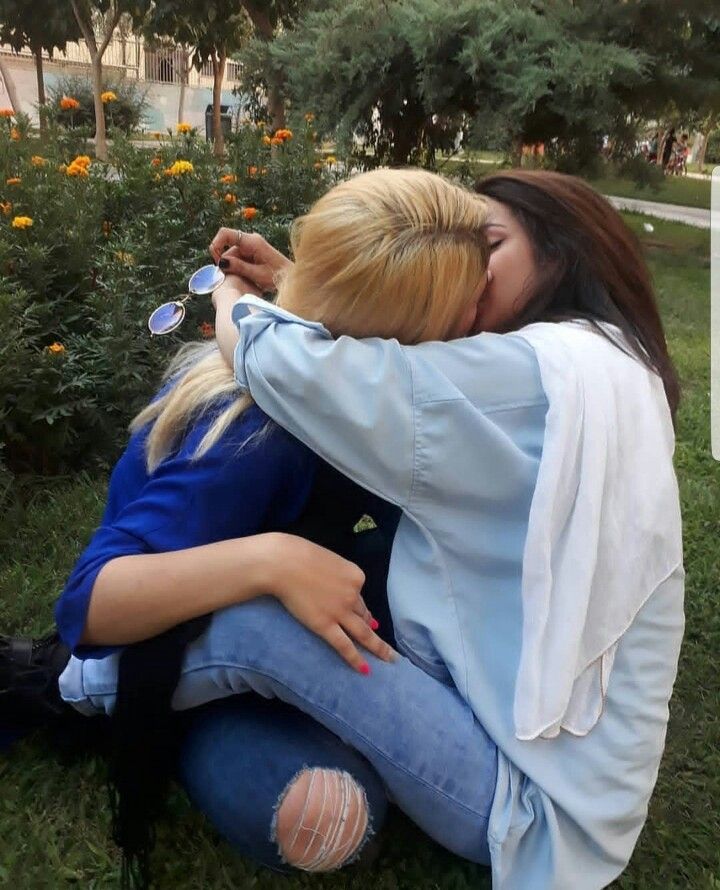 Iranian Kiss Beautiful Iranian Women Iranian Girl Persian Girls