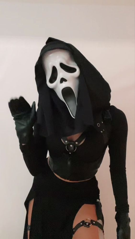 10 Disfraces Fáciles En Color Negro Para Este Halloween Fantasias Femininas Fantasias