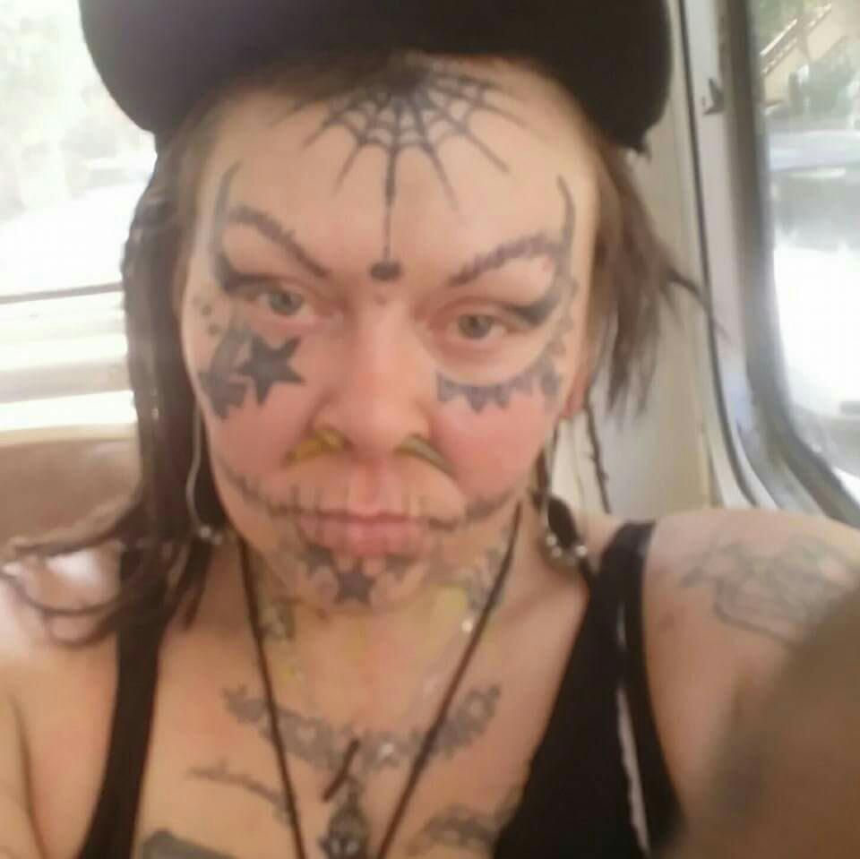 Pin By Elverna Bradshaw On Pure Trash And Proud Of It In 2020 Trashy People Photos Of The Week
