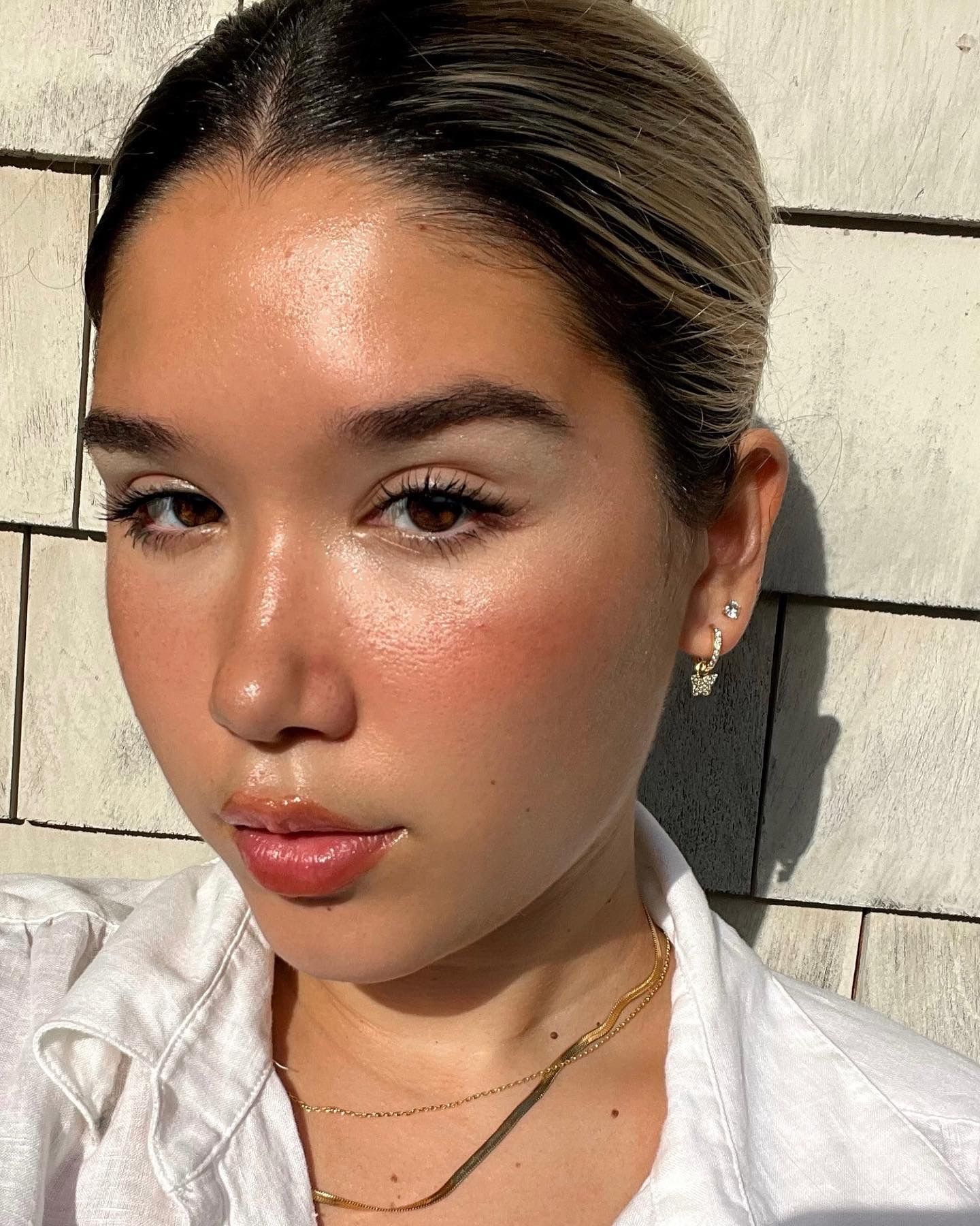 Clean Girl Aesthetic Glowing Makeup Skincare Glowing Makeup Tanned Makeup Tan Skin
