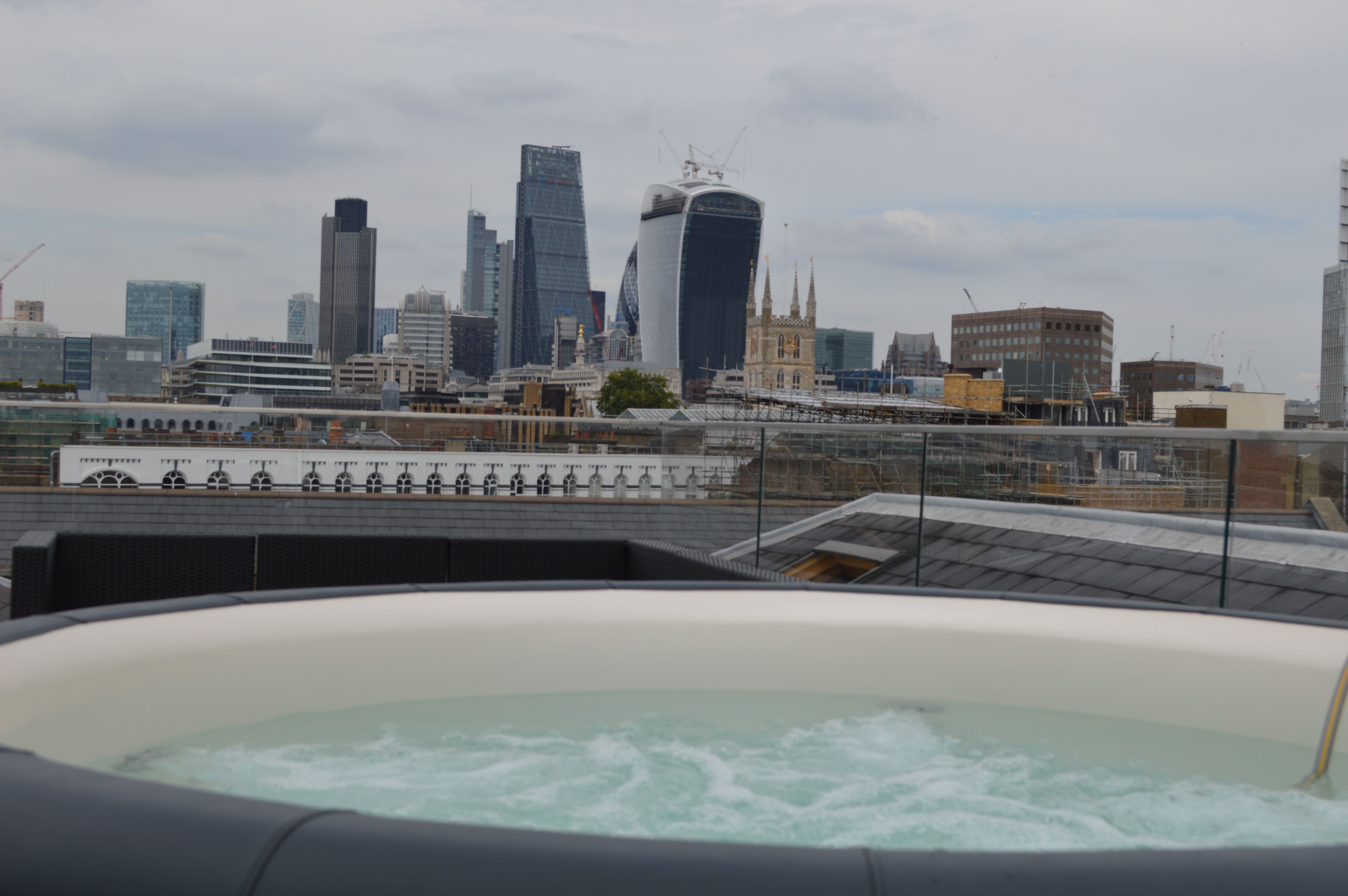 Hot Tub On Roof Terrace With Views Over Londons Skyline Pergola Plans Hot Tub Roof Terrace