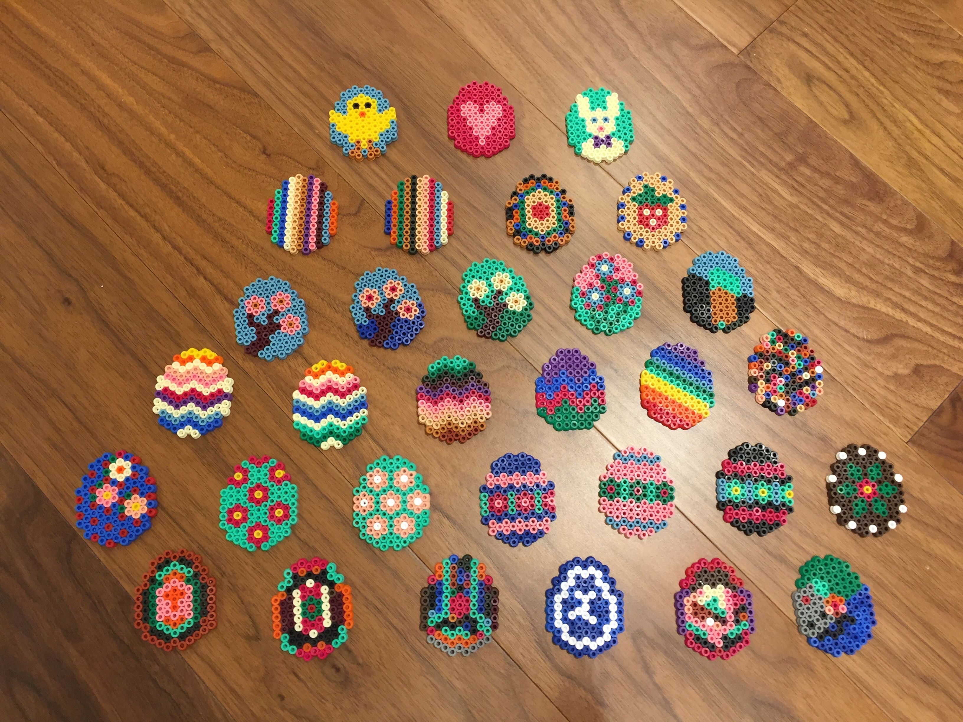 Pin Von Andrea Johnsen Auf Påskepynt Bügelperlen Basteln Ostern
