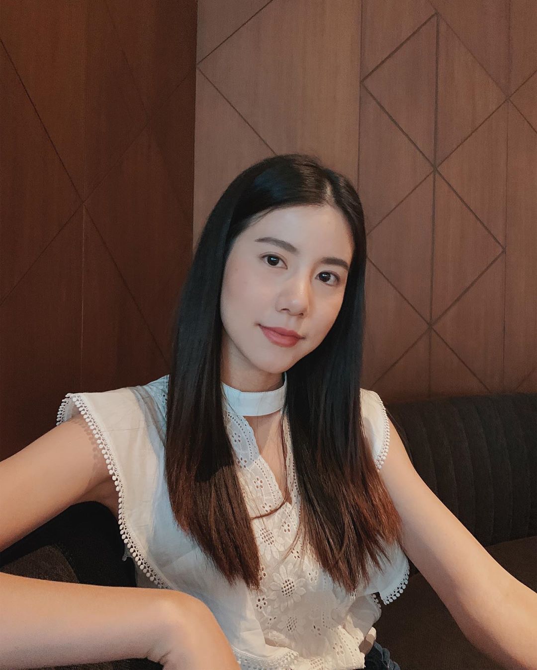 Esther Supreeleela On Instagram ทุกวันนึ้อยากอยู่เเต่ในแอร์😅” Beauty Girl Actresses