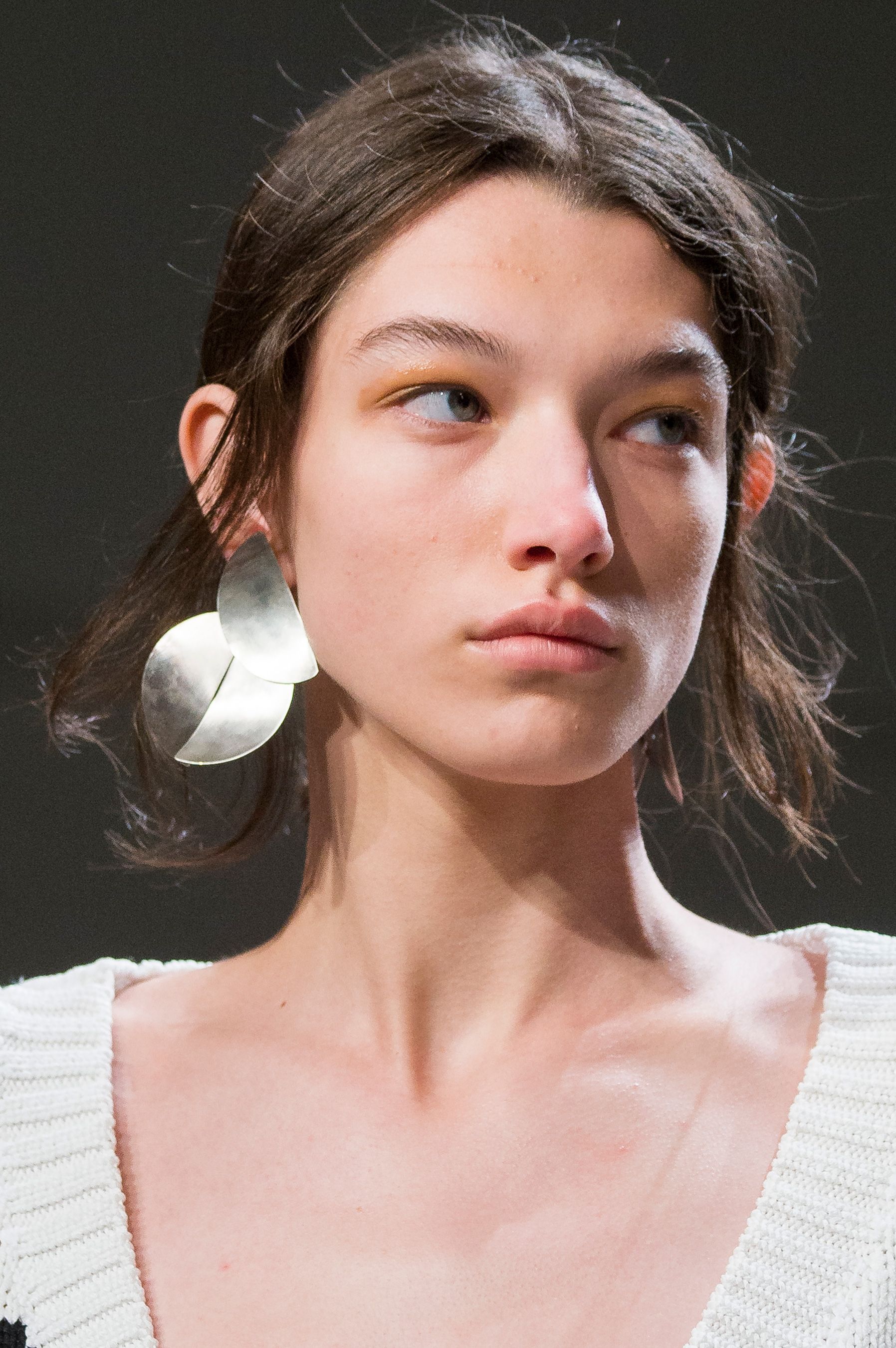 Colovos Spring 2018 Fashion Show Details Runway Womenswear