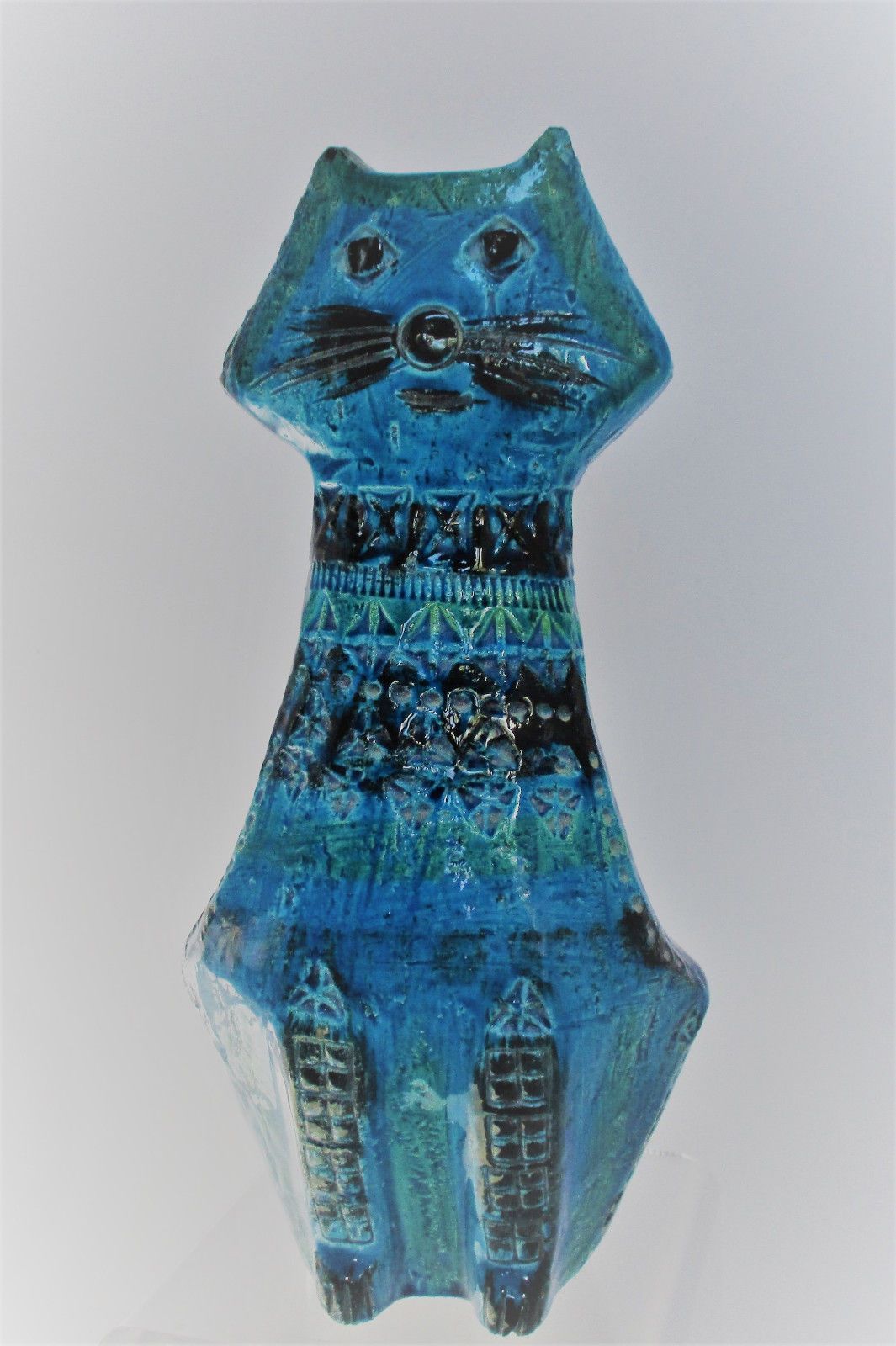 Great Incised And Stamped Pottery Cat Designed By Aldo Londi Of Bitossi In The Late 1950s Or