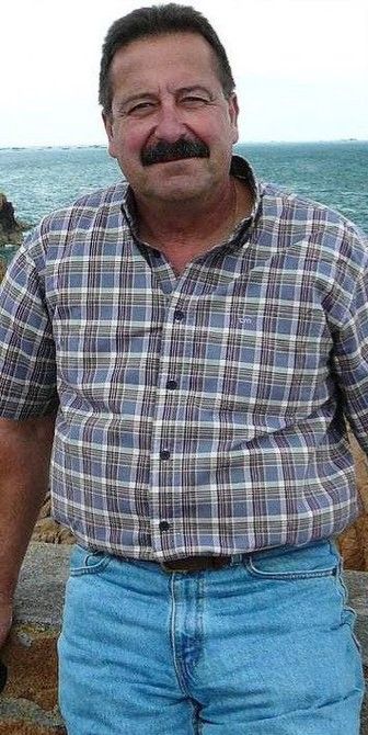 Pin De Aniziolinodasilva En Grisalho Hombres Gorditos Hombres