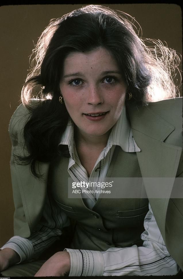 Kate Mulgrew 1976 Star Trek Voyager Star Trek Tos Great Love Stories