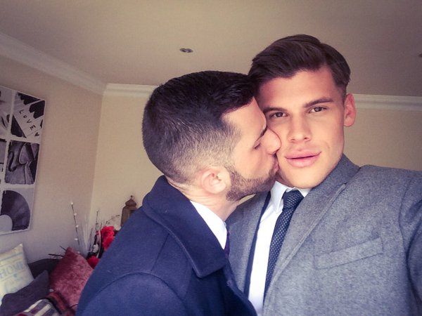Pin On Men Kissing
