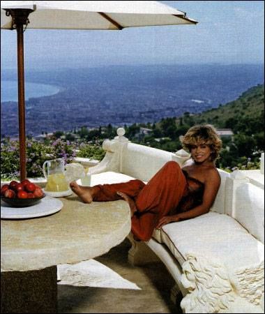 Tina Turner at her mansion in Villefranche-sur-Mer, 1996 | Tina turner ... Tina Turner at her mansion in Villefranche-sur-Mer, 1996 | Tina turner ...