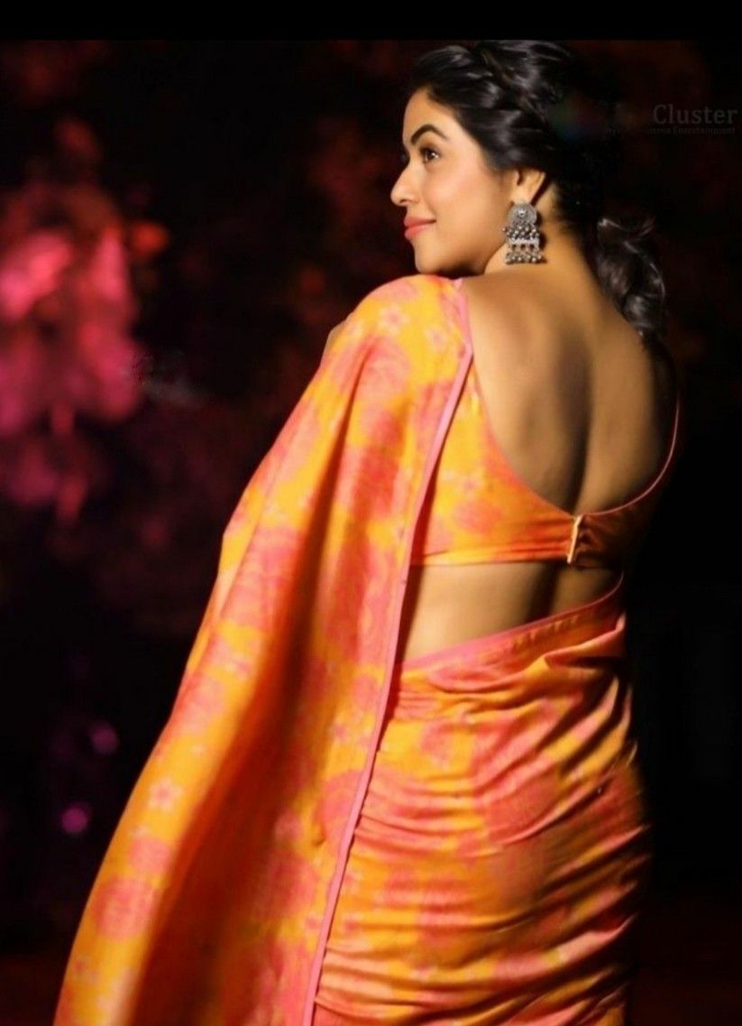 Pin Von Tin Tin Auf Hot Nari In Saree Backpose 2 Kai