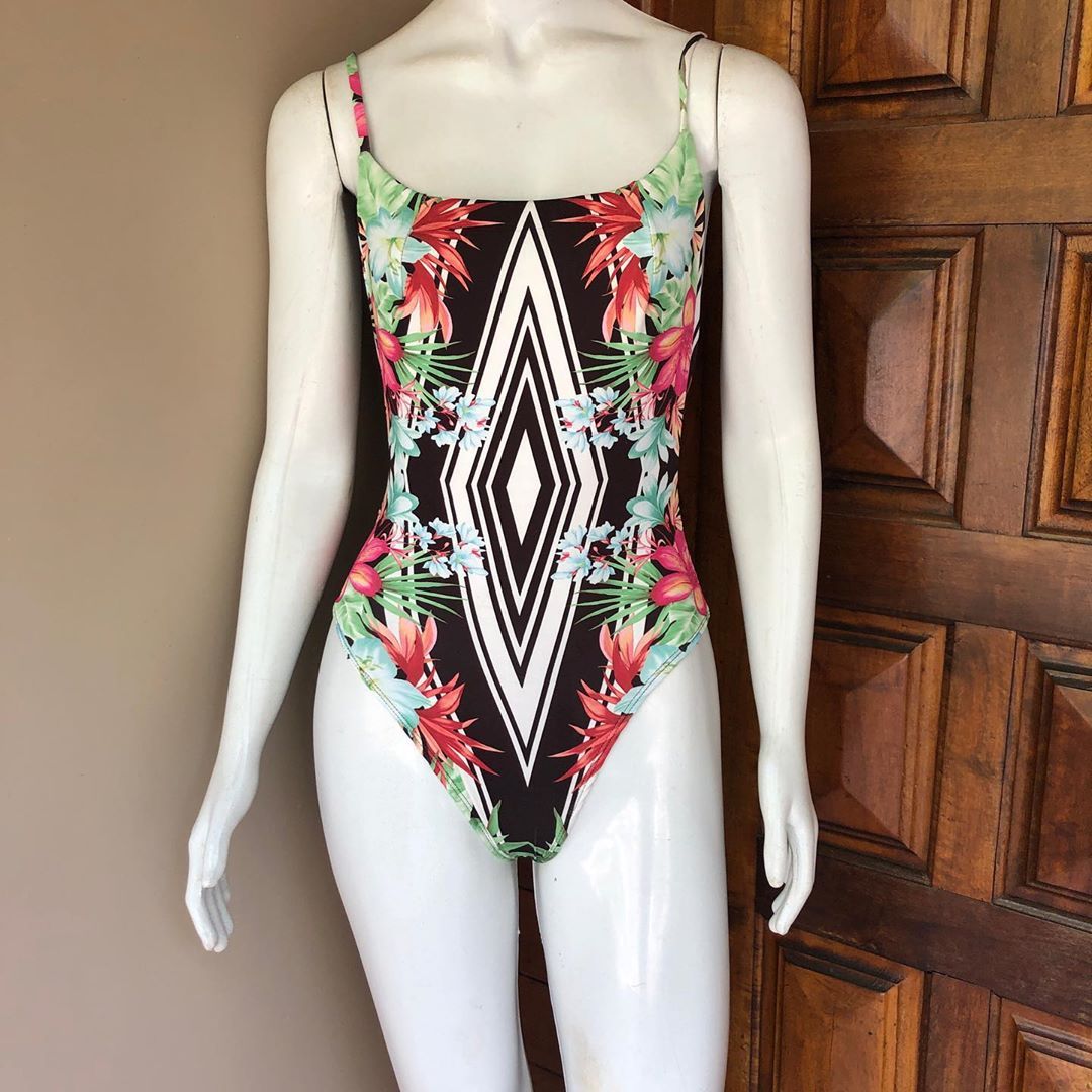 Maiô Estampado Decote Costas Alças