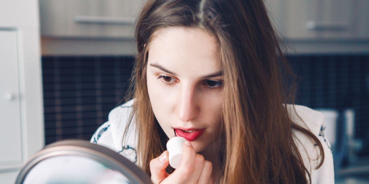 Long Lasting Lipstick Tips Skip The Primer And Use Foundation For A Perfect Pout