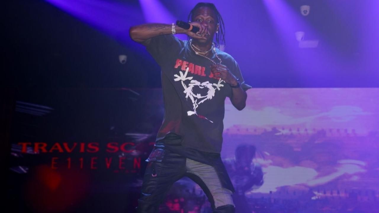 Travis Scott Stops 4th of July Show For Crowd Safety Reasons https ... Travis Scott Stops 4th of July Show For Crowd Safety Reasons https ...
