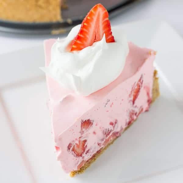 No Bake Strawberry And Cream Pie Strawberry Cream Pies Strawberry Cream Pie Recipe Recipes