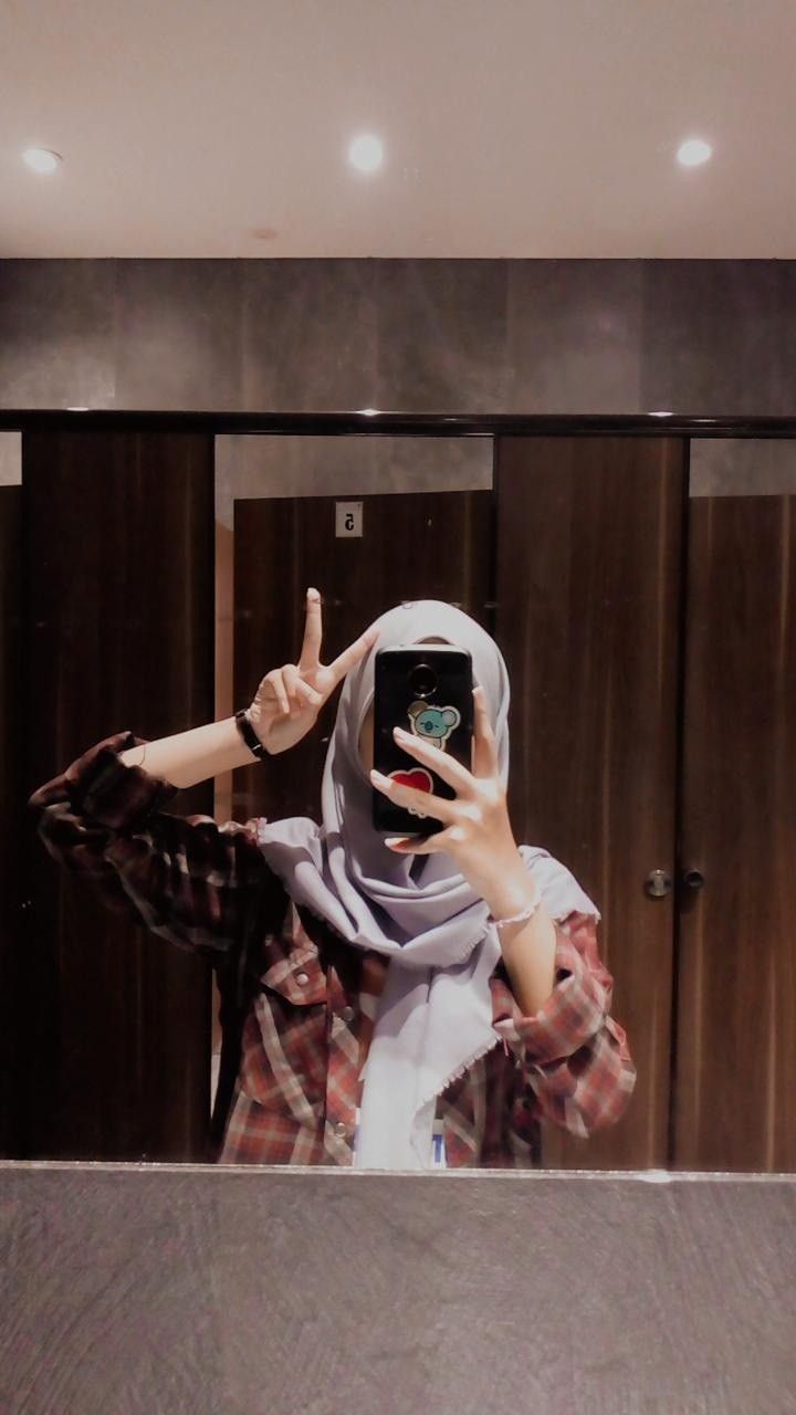Dorm Room Selfie Mirror Scenes Dormitory Dorm Rooms Mirrors College Dorm Rooms Selfies