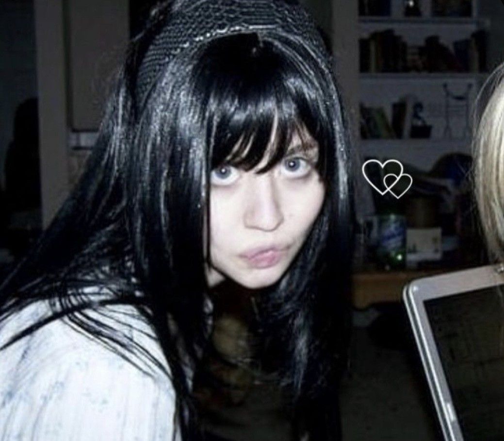 Emo Girls Pretty People Beautiful People Allison Harvard Looks Cool Aesthetic Girl Allison