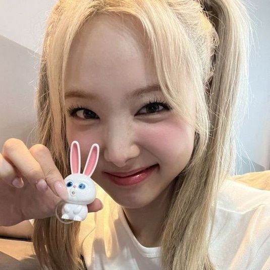 Twice Icons Nayeon Ünlüler Bebek Kedi Kızlar