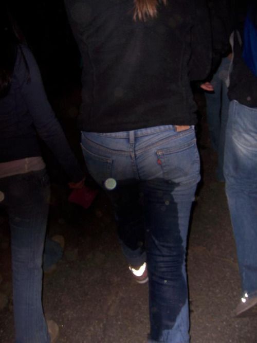 Pin By Jhuertaboo On Pee Female Desperation Pants Levis Jeans