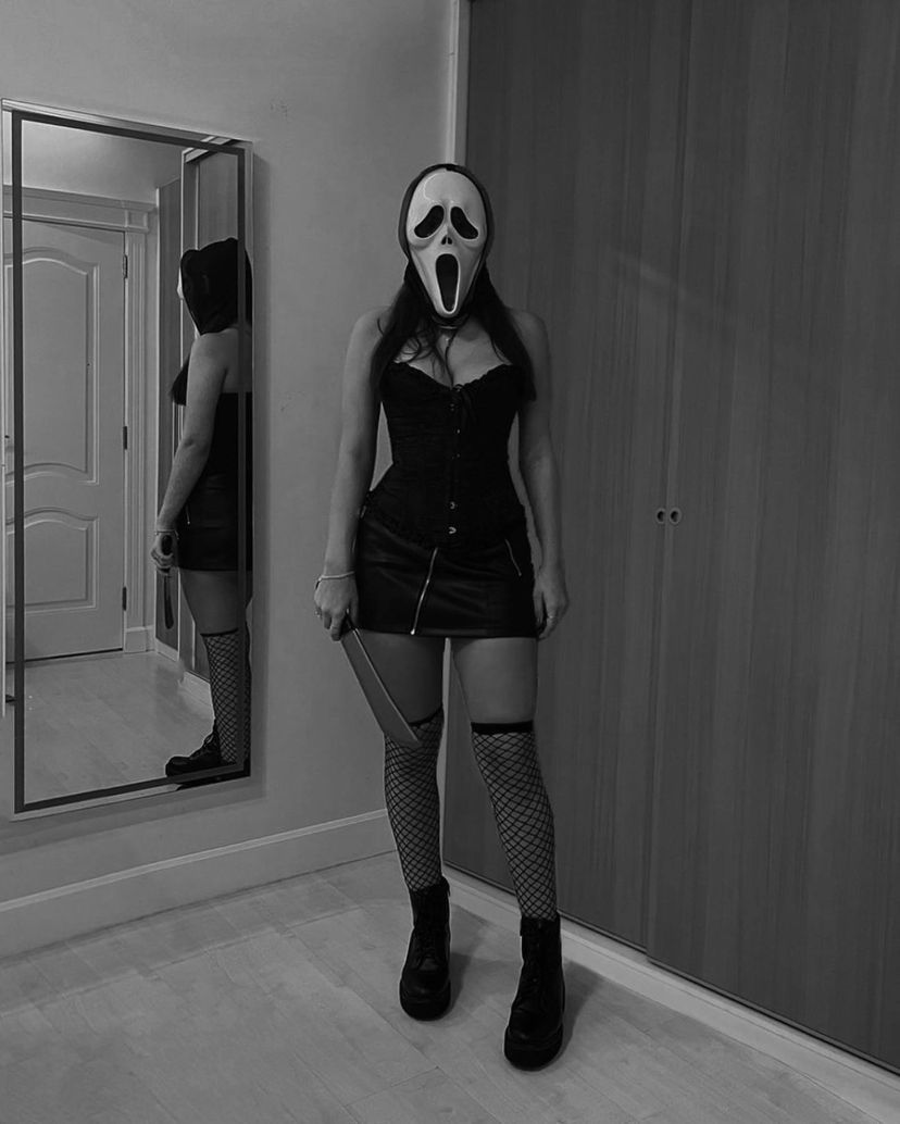 Pin By Priscila E P Santos On Salvamentos Rápidos Scream Halloween Costume Halloween Costumes